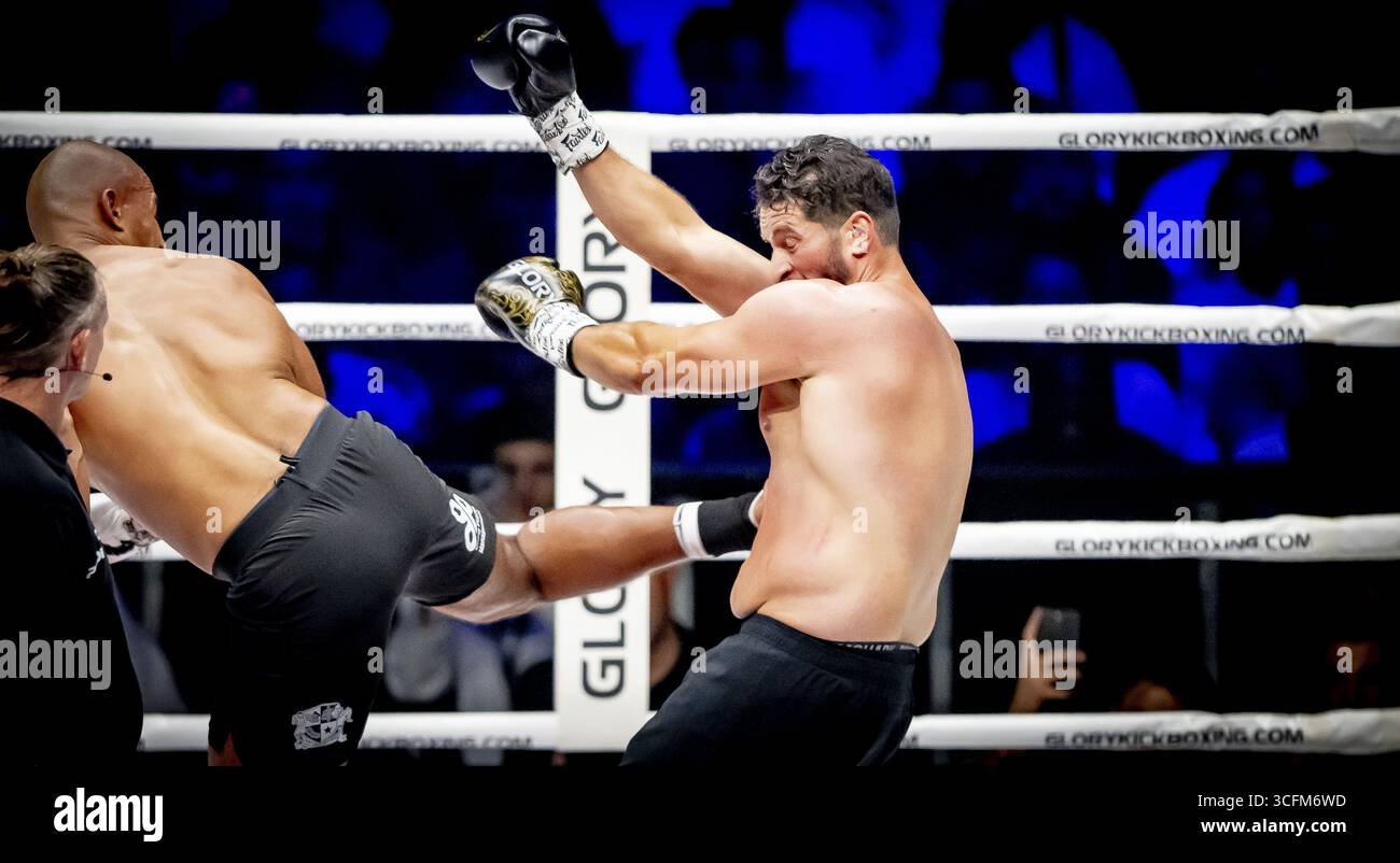 ROTTERDAM - Levi Rigters in action against Jamal Ben Saddik during the ...