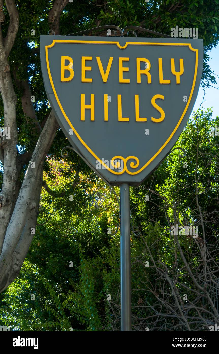 BEVERLY HILLS, CALIFORNIA, USA: A Beverly Hills sign greets visitors ...