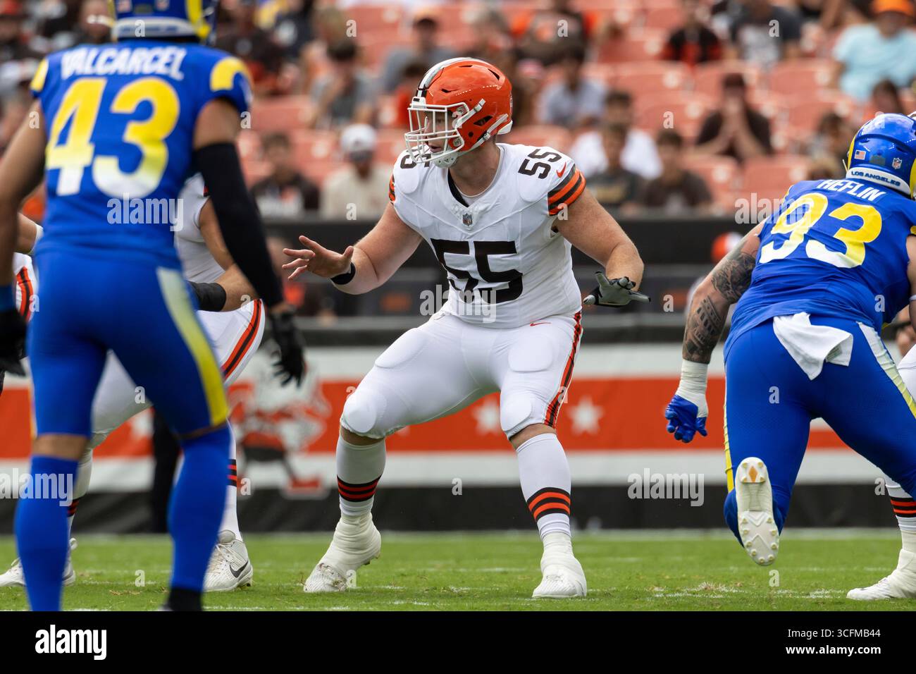 Cleveland Browns center Ethan Pocic (55) blocks during a pre-season NFL ...