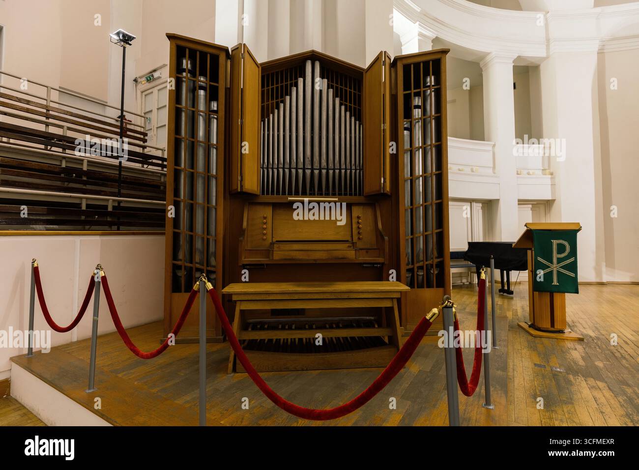 Organ inside catholic lutheran hi-res stock photography and images - Alamy