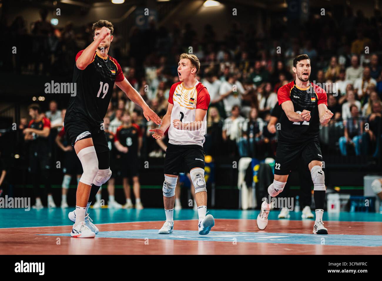 Leonard Graven (Deutschland, 2) jubelt zu Erik R?hrs (Deutschland, 19 ...