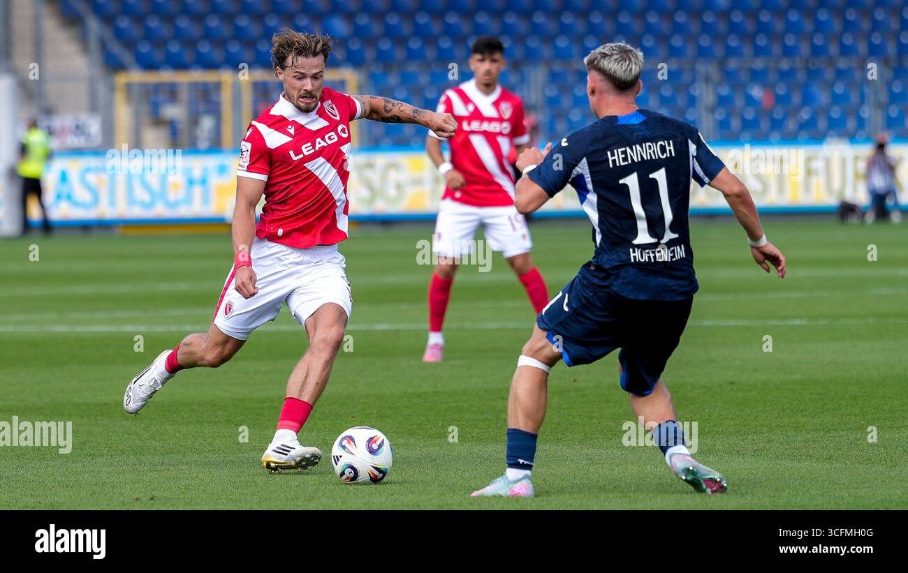 v.li.: Henry Rorig (Cottbus, 3), Paul Hennrich (TSG II, 11), Zweikampf ...