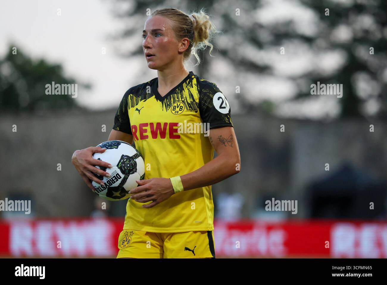 Dortmund, Deutschland 19. August 2025: DFB Pokal Frauen - 2025/2026 ...
