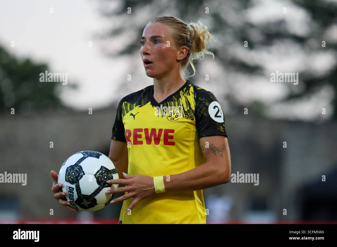Dortmund, Deutschland 19. August 2025: DFB Pokal Frauen - 2025/2026 ...