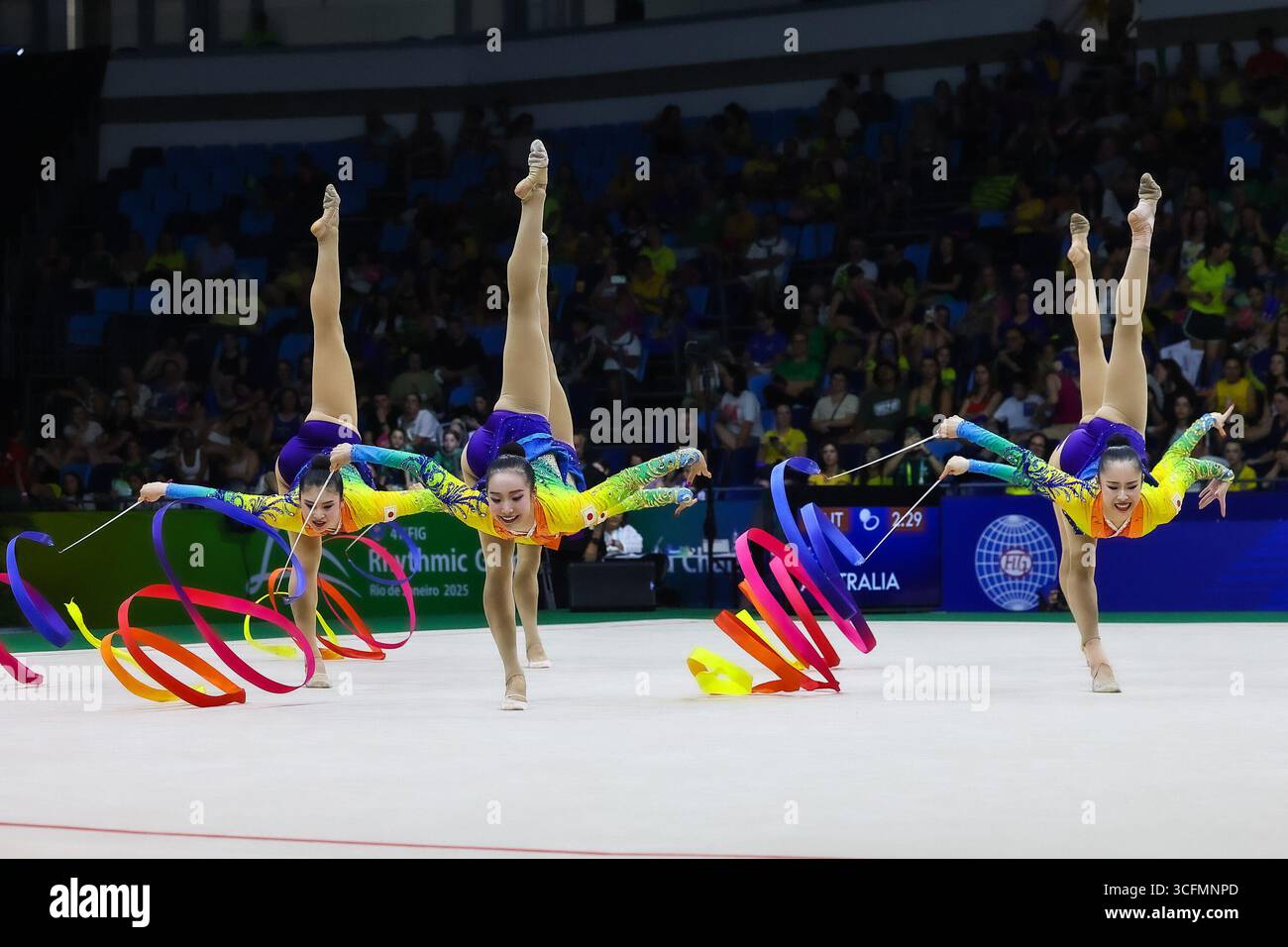 Senior Group Japan (Natsumi Hanamura, Rinako Inaki, Hatsune Miyoshi ...