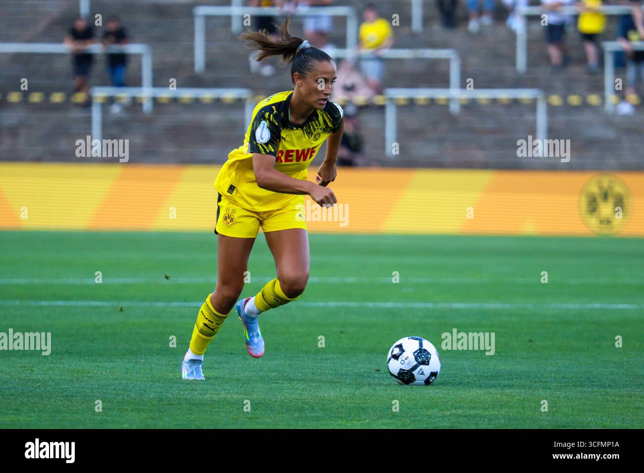 Dortmund, Deutschland 19. August 2025: DFB Pokal Frauen - 2025/2026 ...