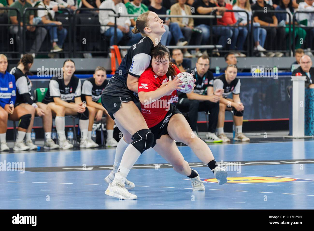 von links: Nieke Kühne (Blomberg-Lippe, 9), Natsuki Aizawa (Thüringer ...