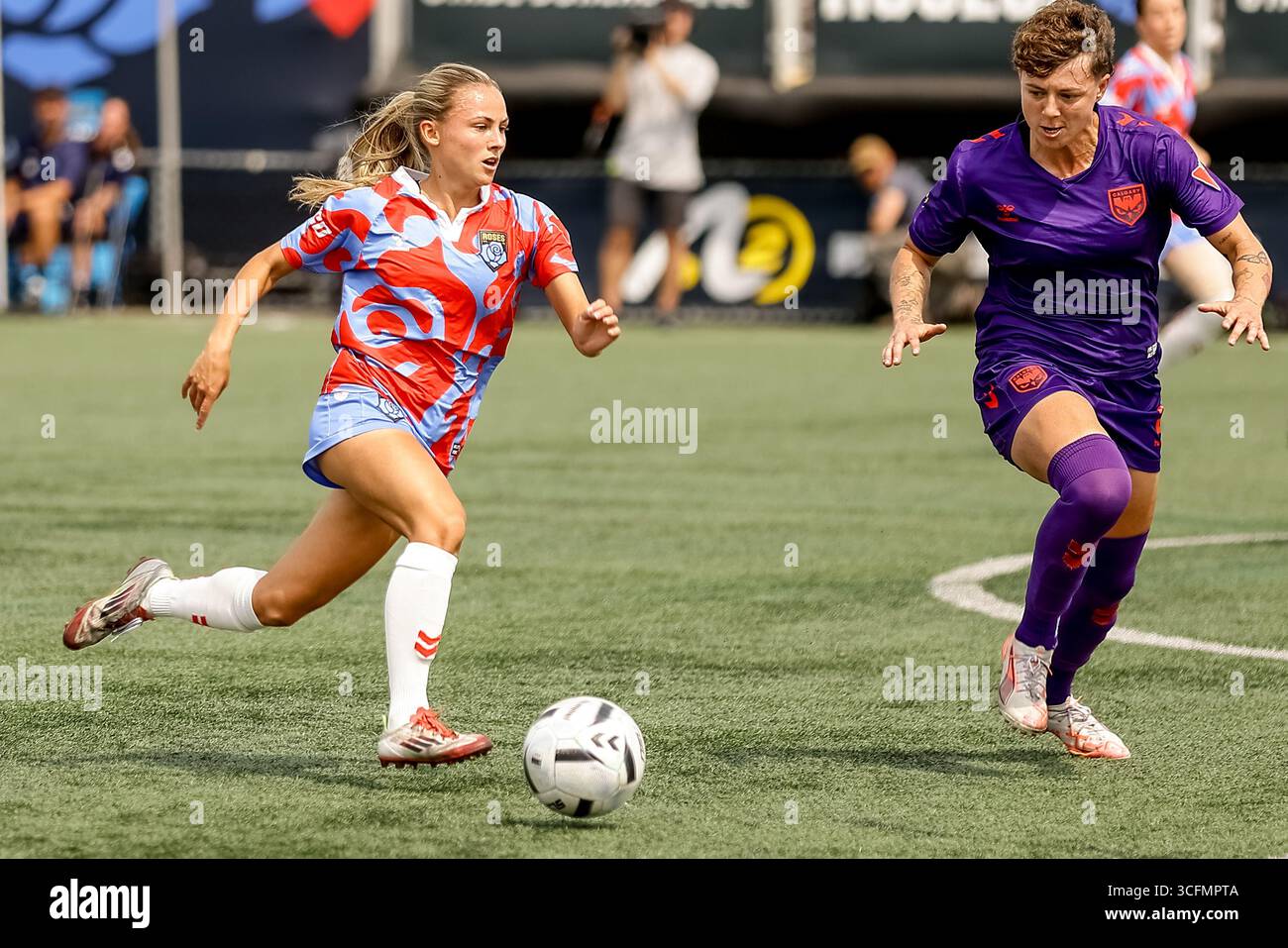 Game : Les roses de Montreal against Calgary wild FC : 2 - 0 in the ...