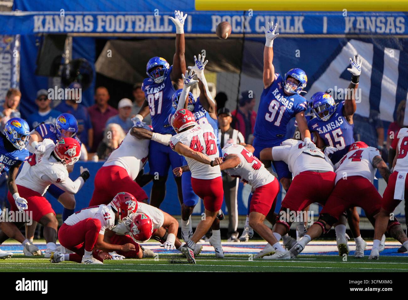 Fresno State place kicker Dylan Lynch (46) kicks a field goal during ...