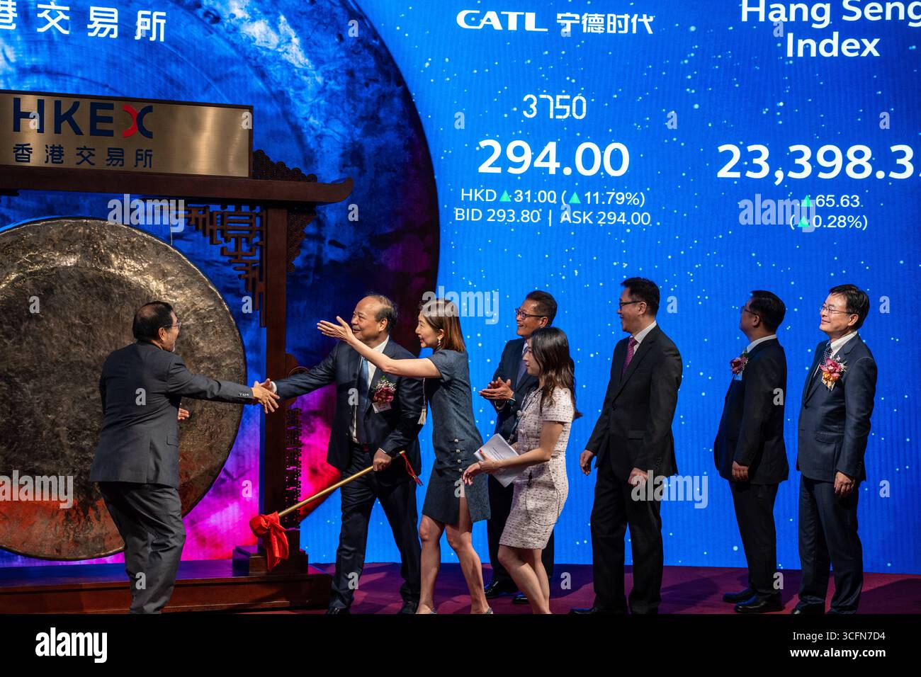 CATL Listing Ceremony at Hong Kong Stock Exchange Robin Zeng Yuqun ...