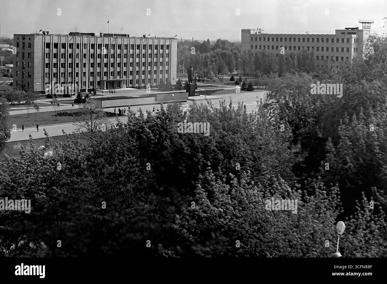 The administrative center of Sloviansk on Revolution Square (now ...