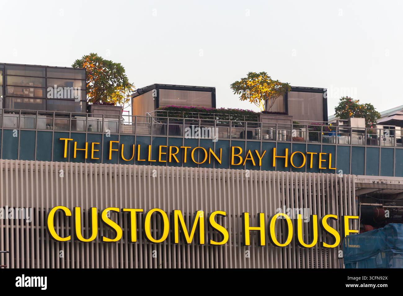 Singapore drinks venue hi-res stock photography and images - Alamy