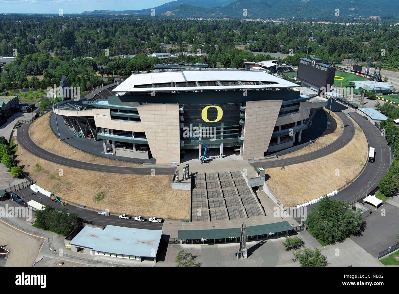 A general overall aerial view of Autzen Stadium at the University of ...