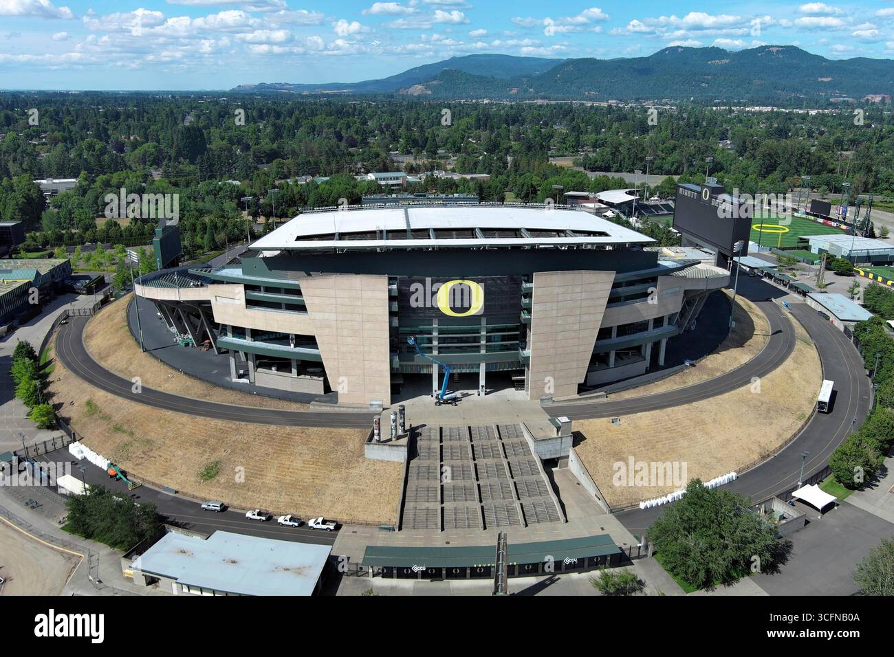 A general overall aerial view of Autzen Stadium at the University of ...