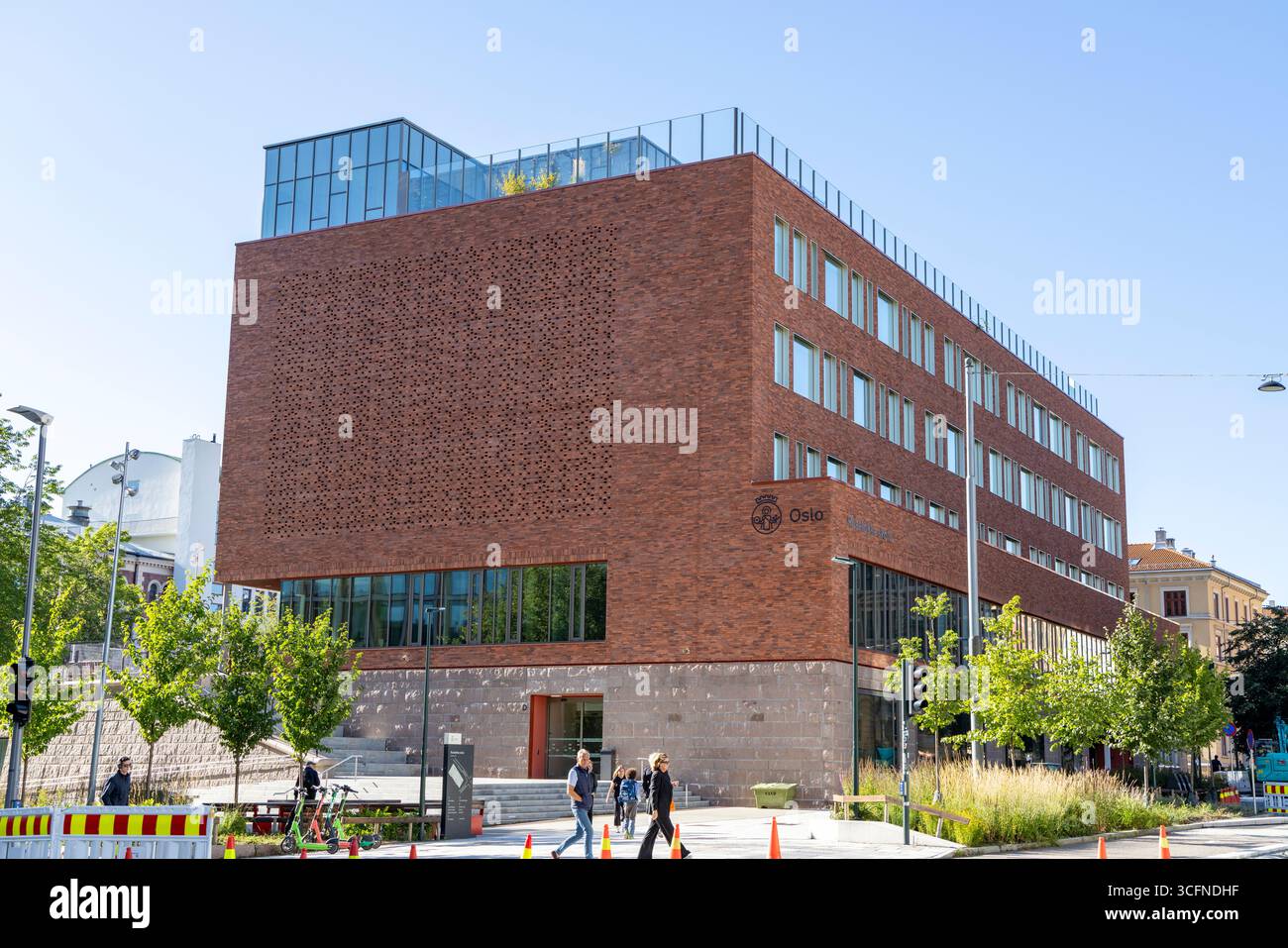 Combined primary and secondary school hi-res stock photography and ...