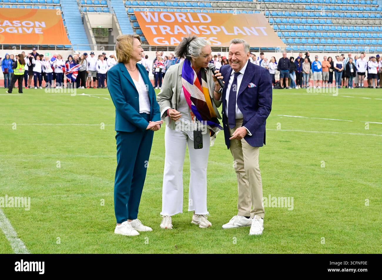Elke Büdenbender, Liz Schick und Roland Kaiser bei der ...