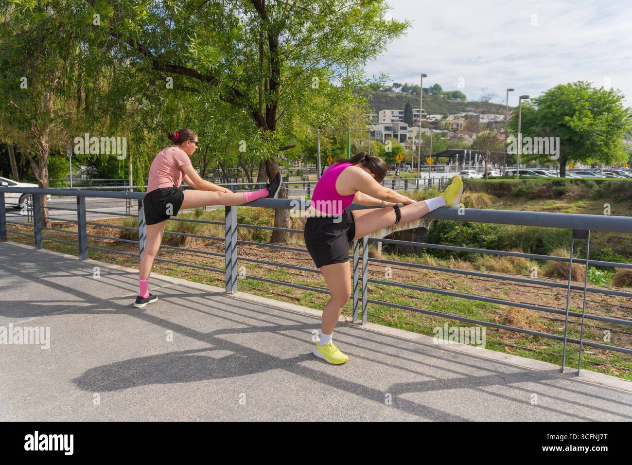 Legs latina hi-res stock photography and images - Alamy