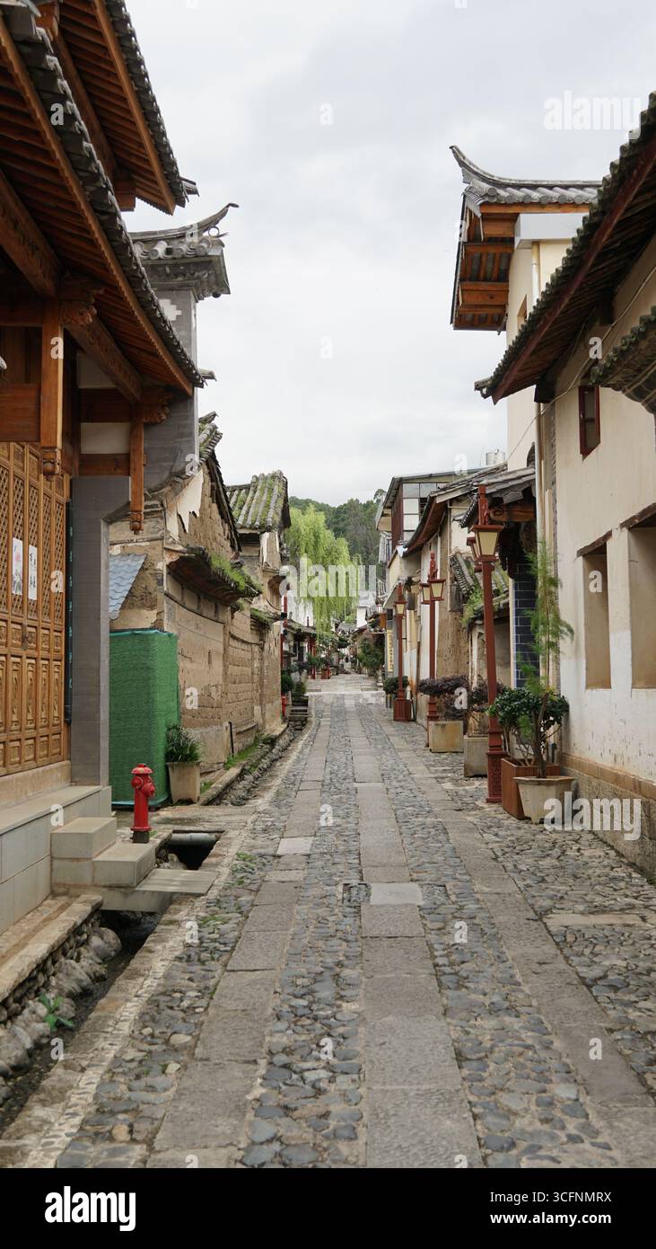 Jianchuan Ancient Town, Yunnan, China Stock Photo - Alamy