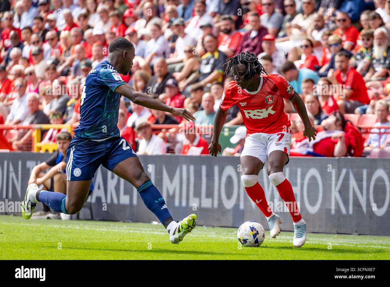 Tyreece campbell charlton athletic hi-res stock photography and images ...