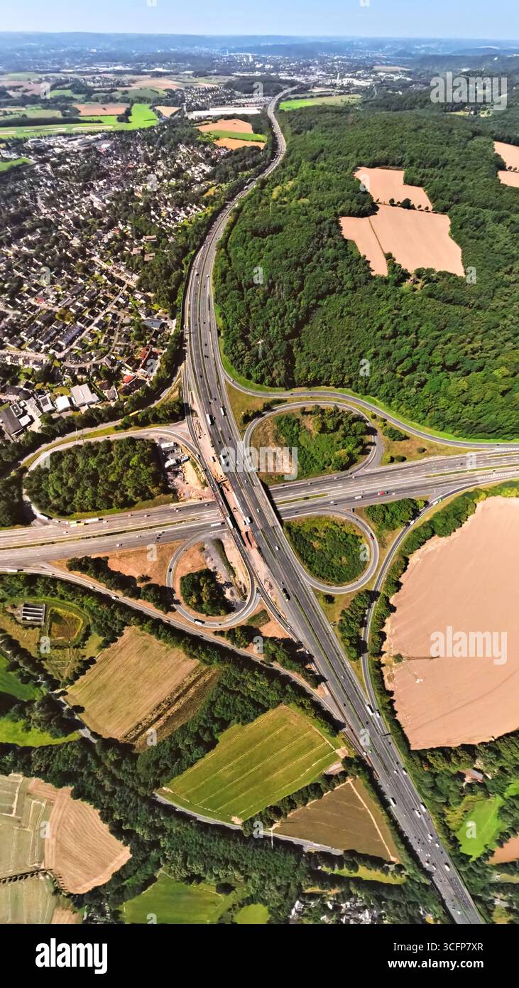Luftbild, Westhofener Kreuz Autobahnkreuz mit Autobahn A45 und Autobahn A1, Baustelle, Erdkugel ...