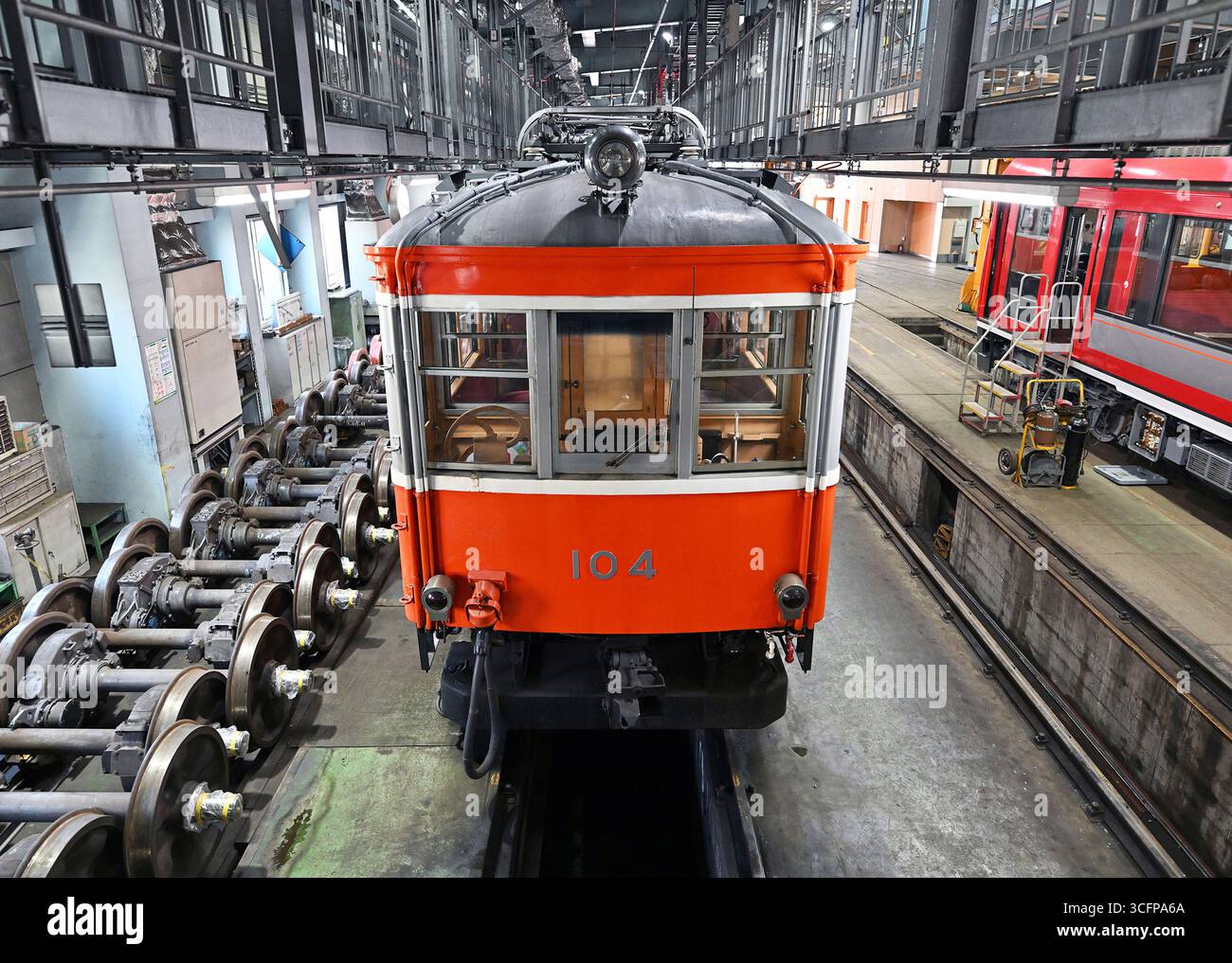 The Hakone Tozan Railway 1000 Series train stops at the Hakone Tozan ...