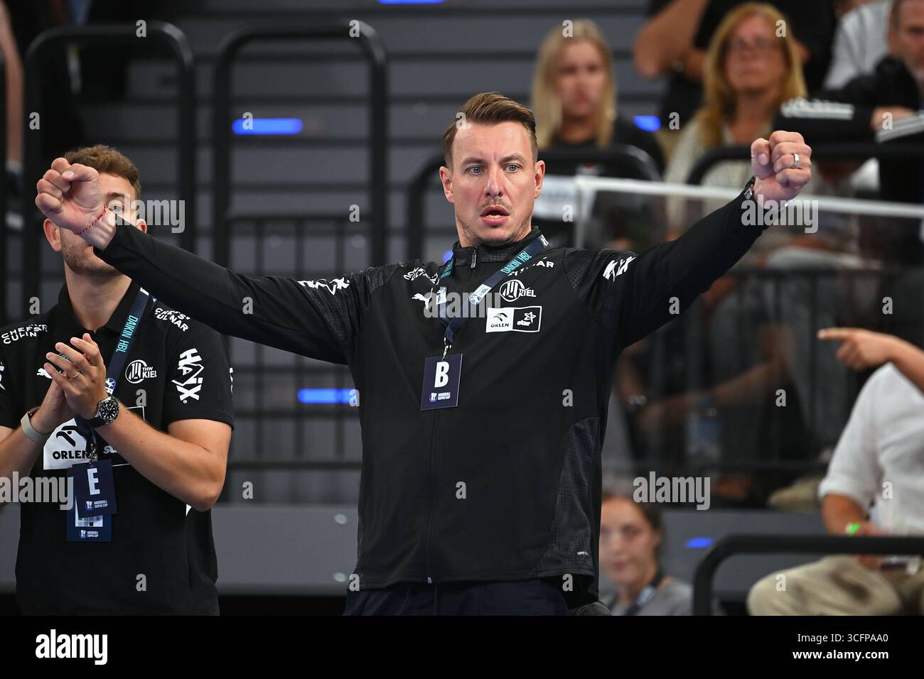 Munich, Deutschland. 23rd Aug, 2025. Coach Filip JICHA (Kiel ...