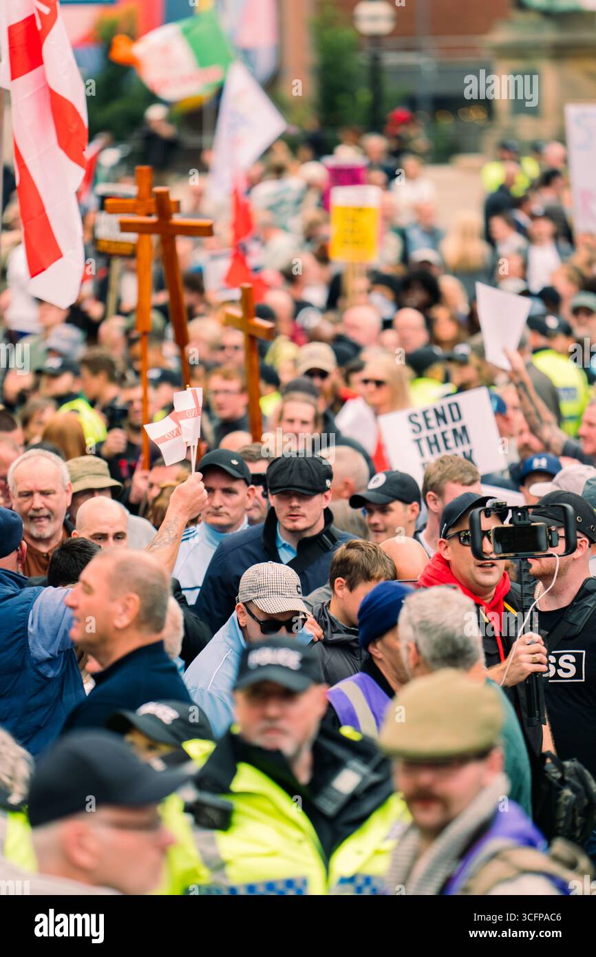 Stop immigration protest england hi-res stock photography and images ...