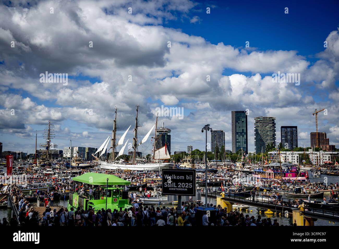 AMSTERDAM - The Tall Ships will depart from the port of Amsterdam ...