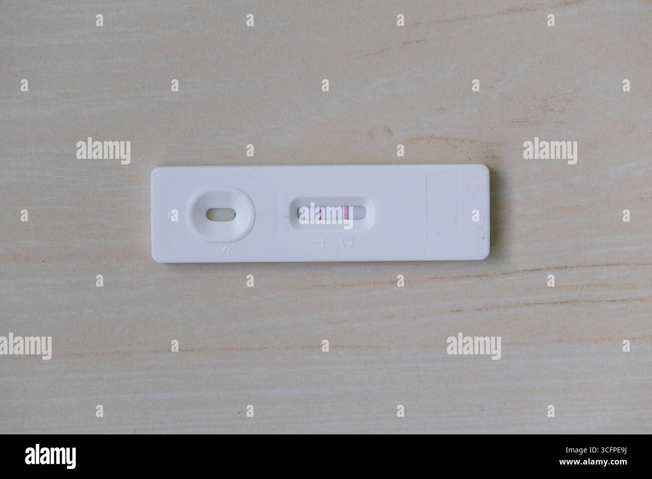 Test shows positive result hi-res stock photography and images - Alamy