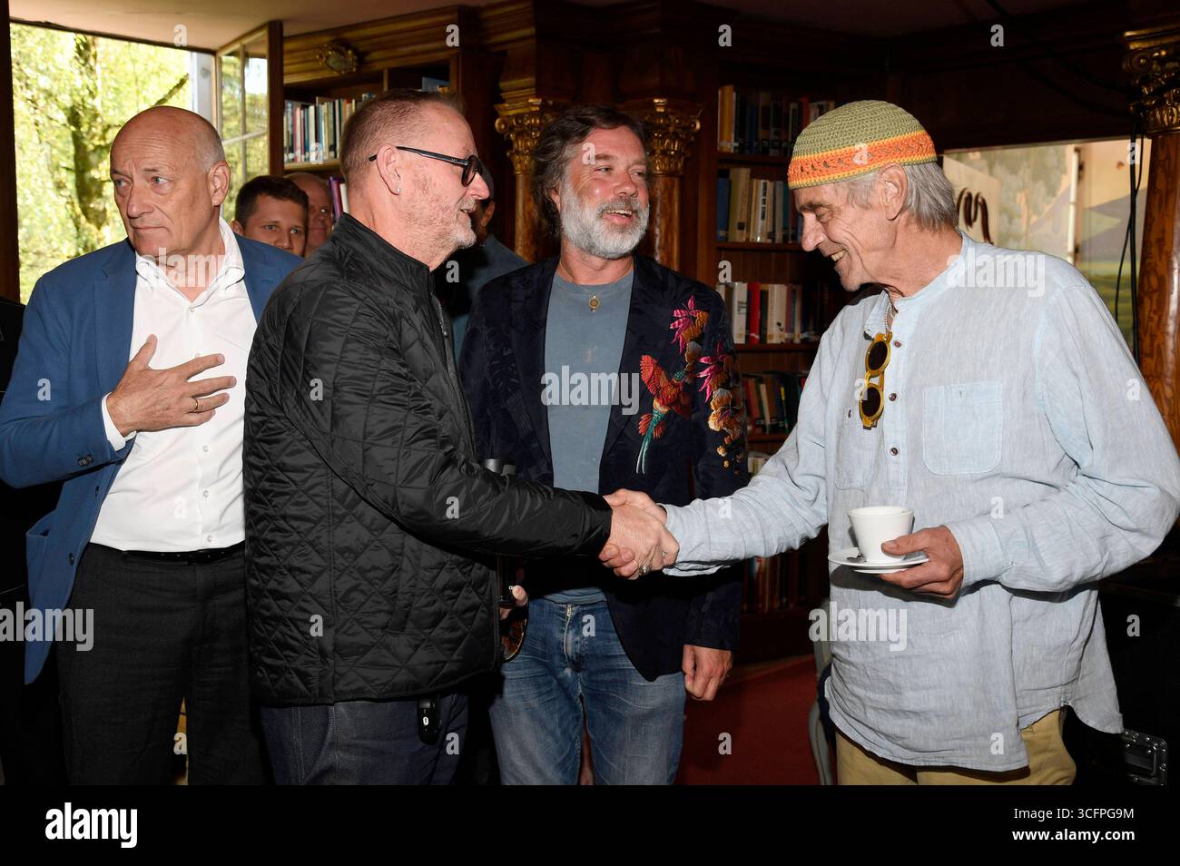 Kevin Robert Frost, Rufus Wainwright und Jeremy Irons beim ...