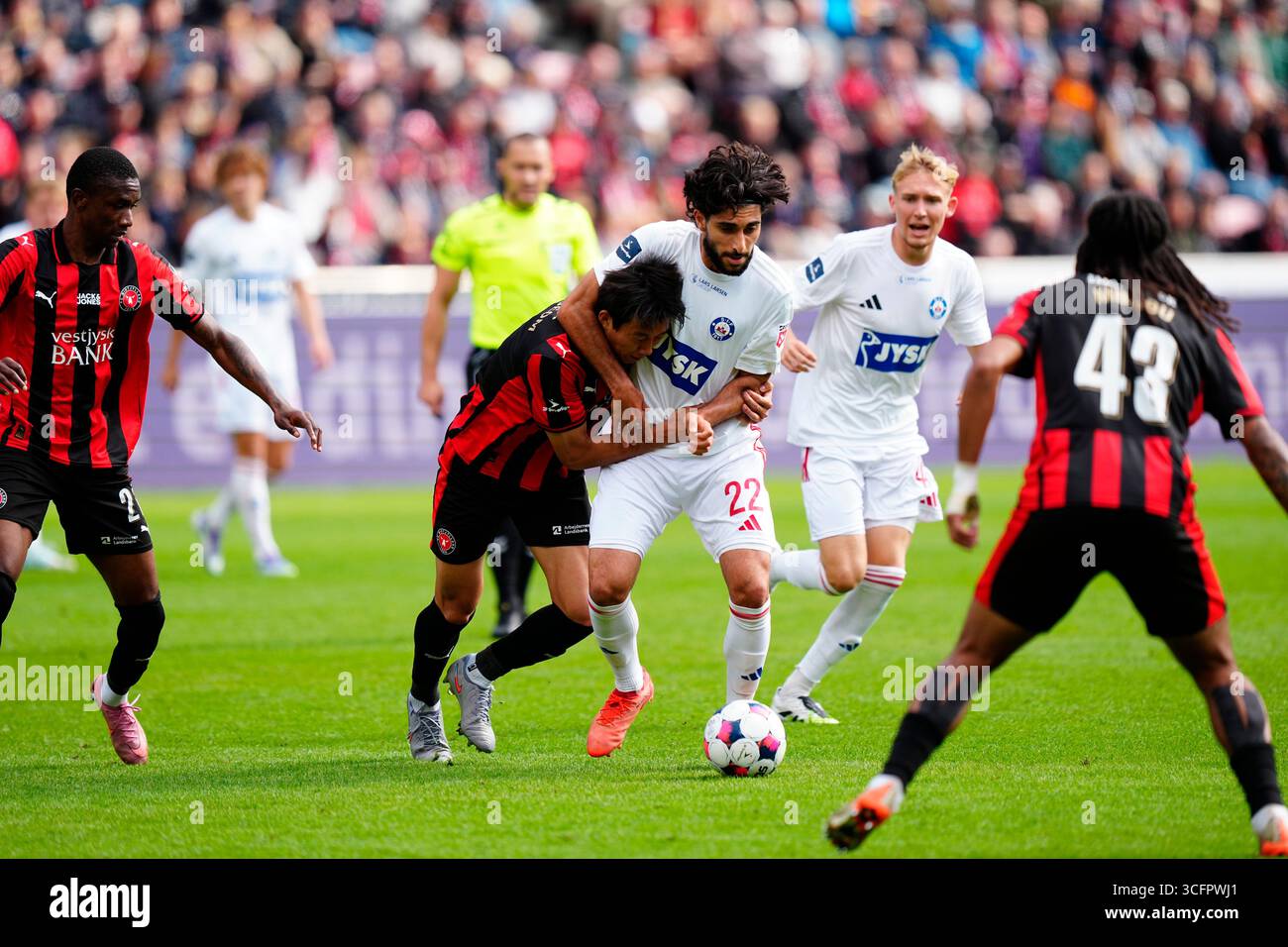 Superligakampen mellem FC Midtjylland og Silkeborg IF paa MCH Arena i ...