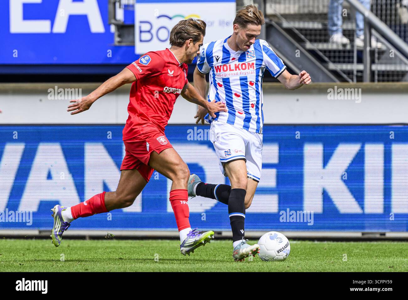 HEERENVEEN - (l-r) Bart van Rooij of FC Twente, Ringo Meerveld of SC ...