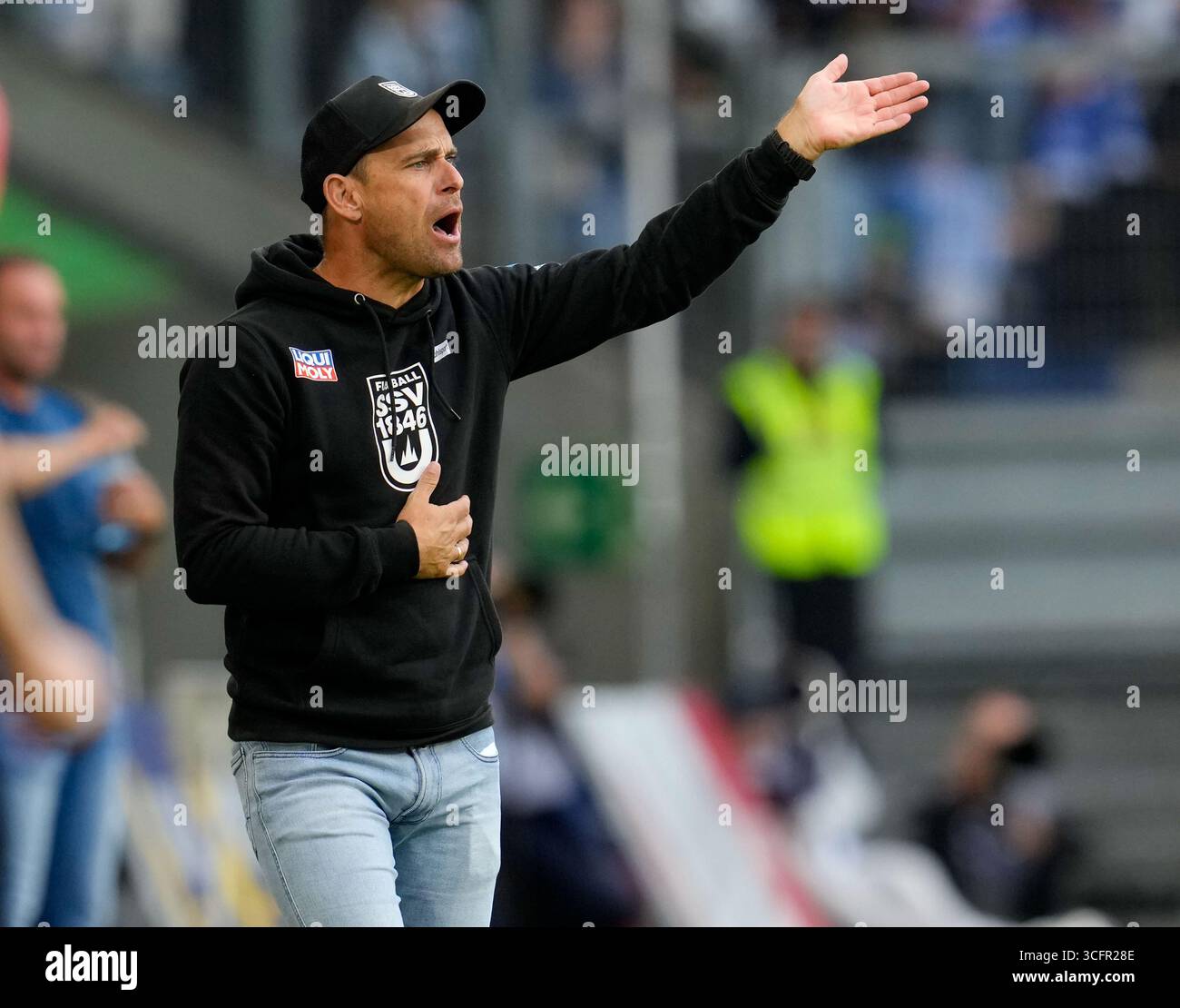 Robert Lechleiter (Cheftrainer, SSV Ulm 1846 Fussball) regiert GER, MSV ...