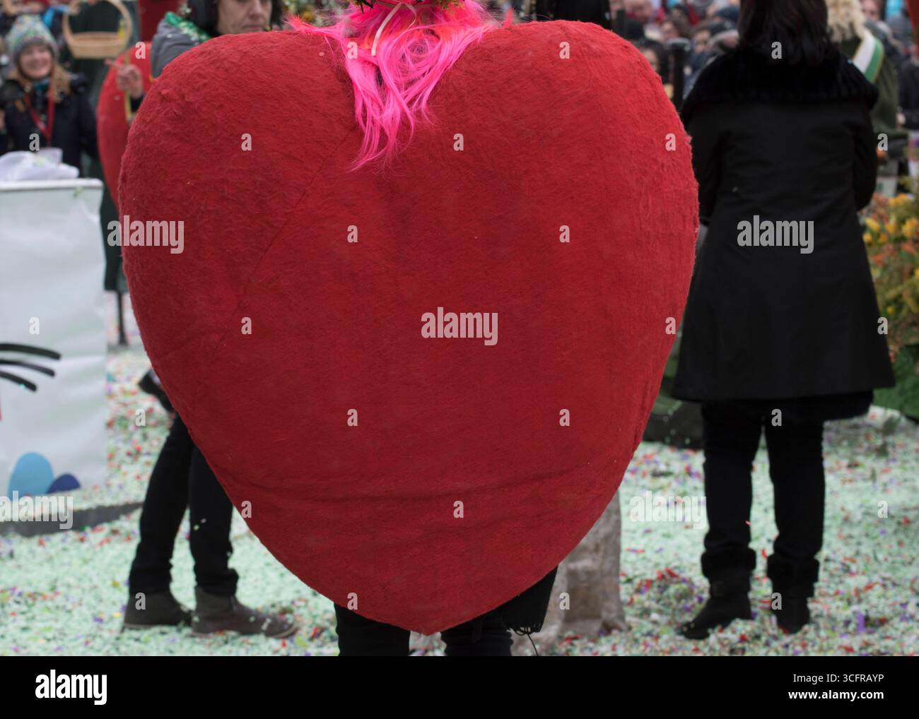 Heart, a symbol of love and romance in interpersonal relationships ...
