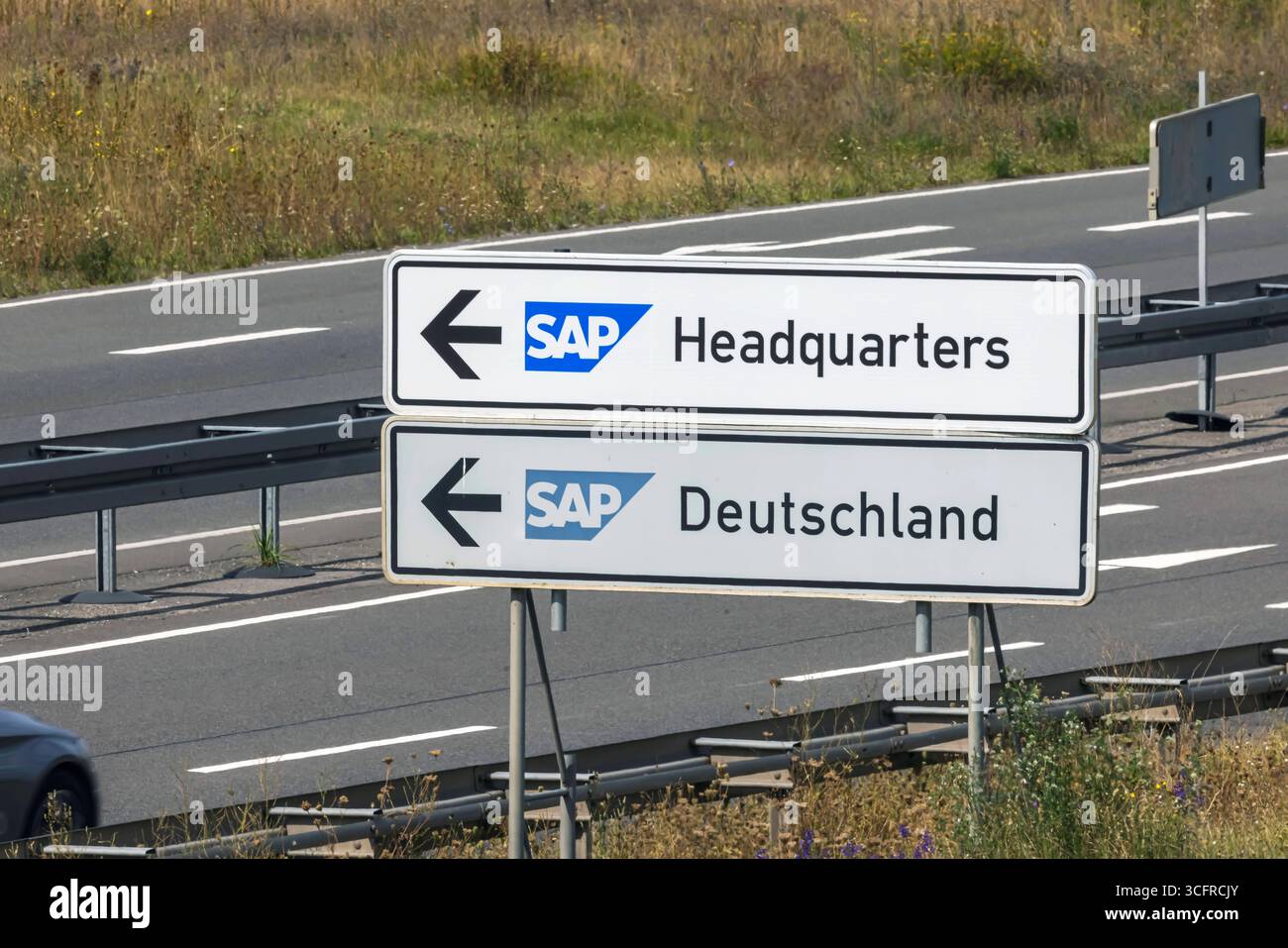 SAP Headquarters sowie SAP Deutschland. Verkehrsschild in Walldorf nahe ...