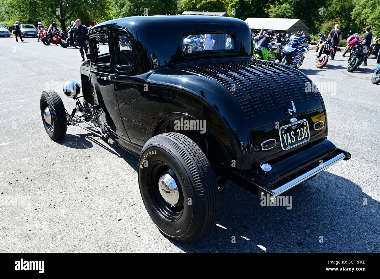 1932 Ford Deuce Coupe Custom car Stock Photo - Alamy