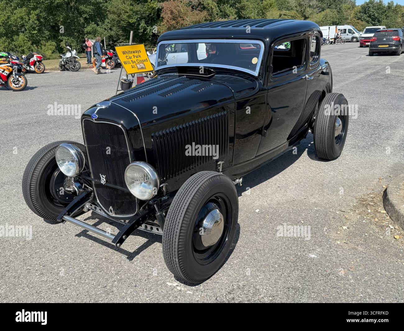 1932 ford deuce coupe hi-res stock photography and images - Alamy