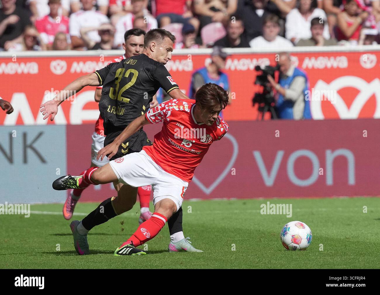 08/24/2025, MEWA Arena, Mainz, GER, 1.FBL, 1.FSV FSV FSV Mainz 05 vs 1 ...