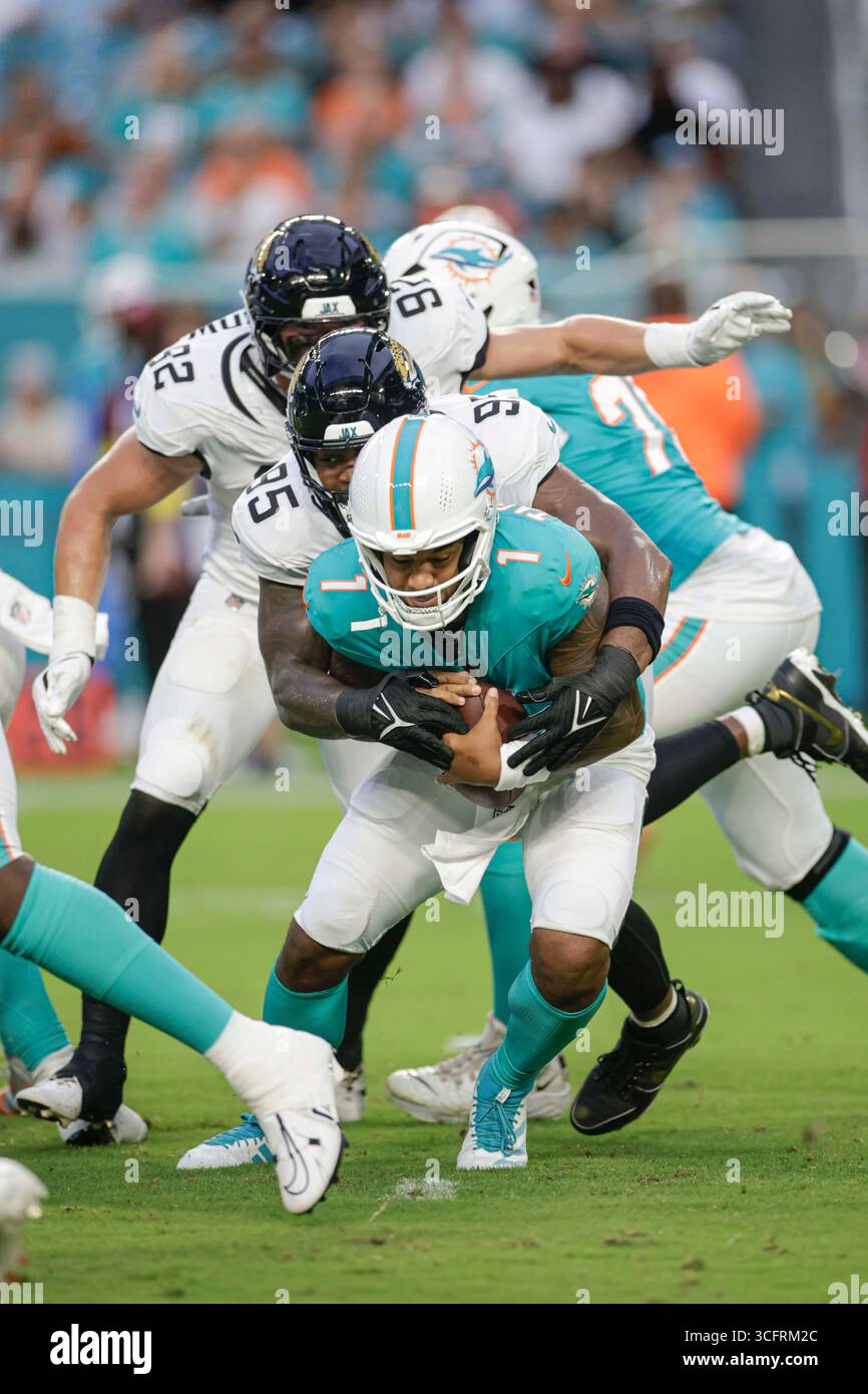 Miami Gardens, FL USA; Miami Dolphins quarterback Tua Tagovailoa (1) is ...