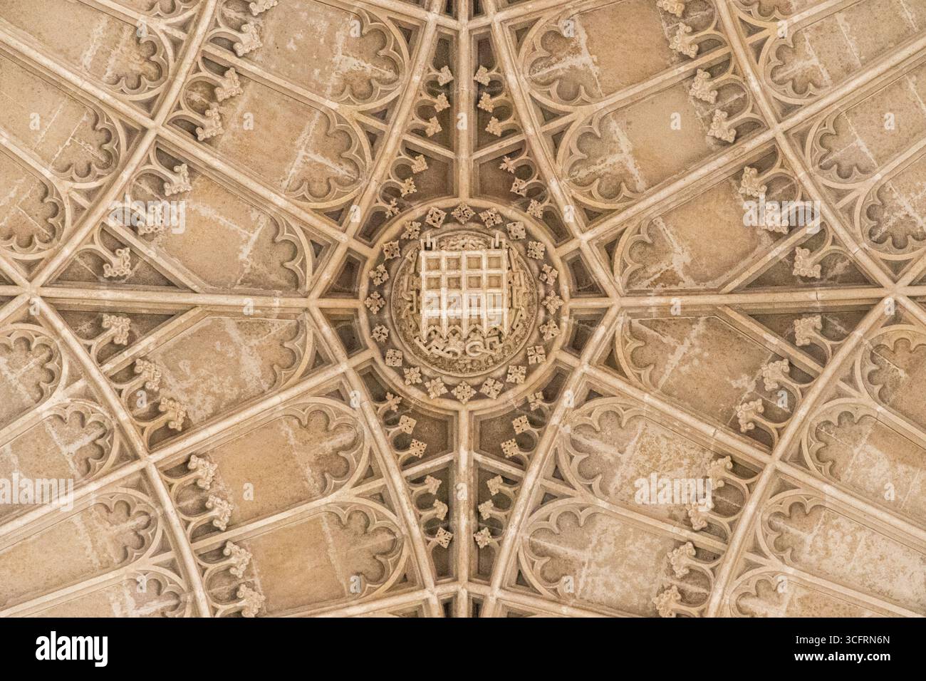 Cambridge, England. Interior view of the world's largest fan vault at ...