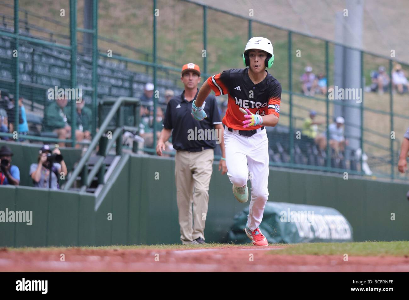 Fairfield, Conn.'s SJ Taxiltaridis runs toward home plate during the third inning of the Little ...