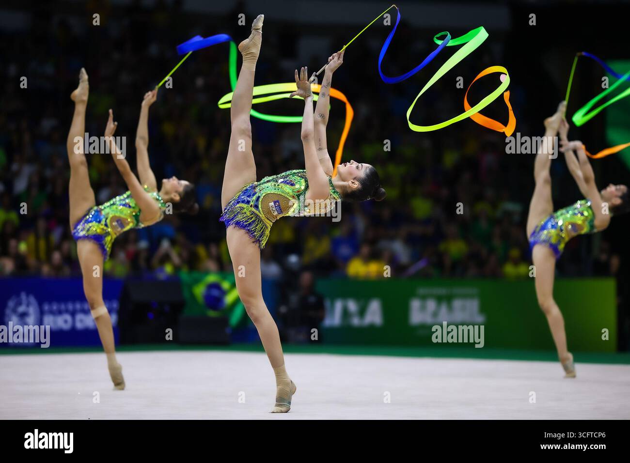 Senior Group Brazil (Maria Eduarda Arakaki, Maria Paula Caminha, Julia ...