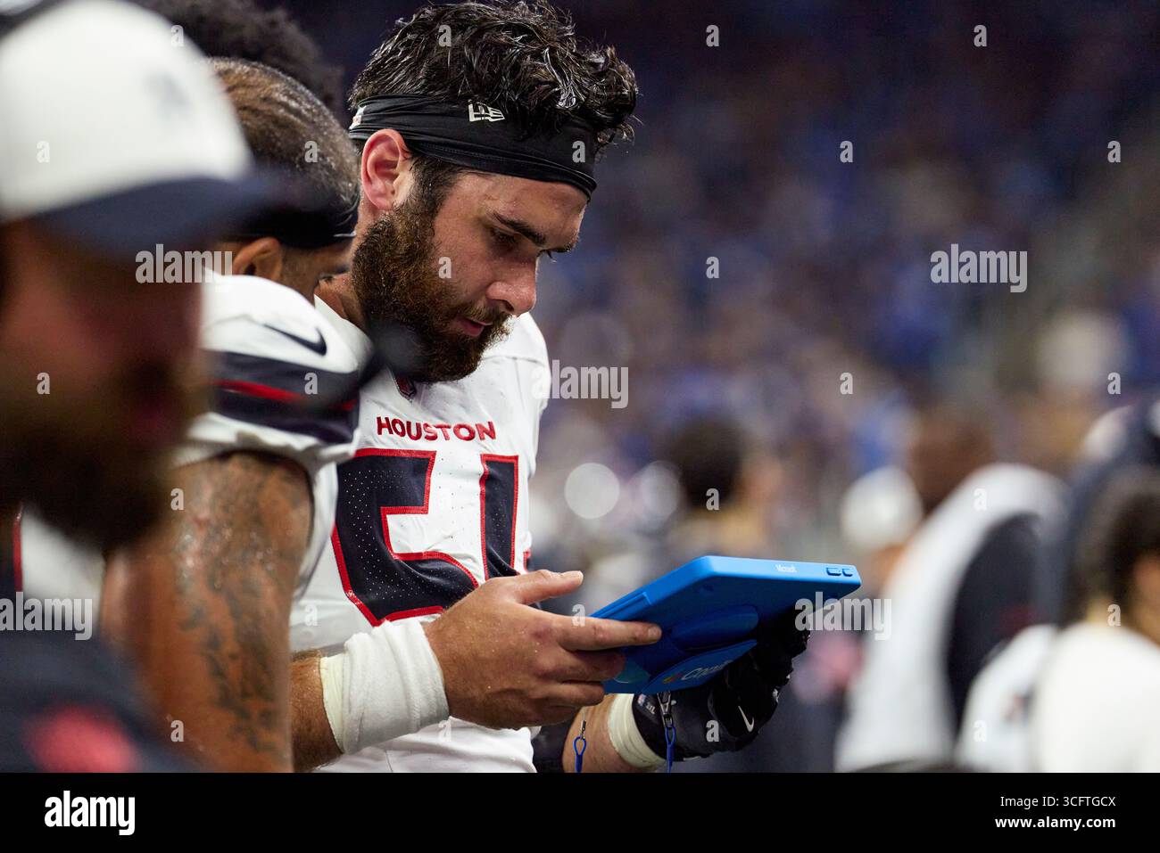 Houston Texans center Jarrett Patterson (54) looks as a Microsoft ...