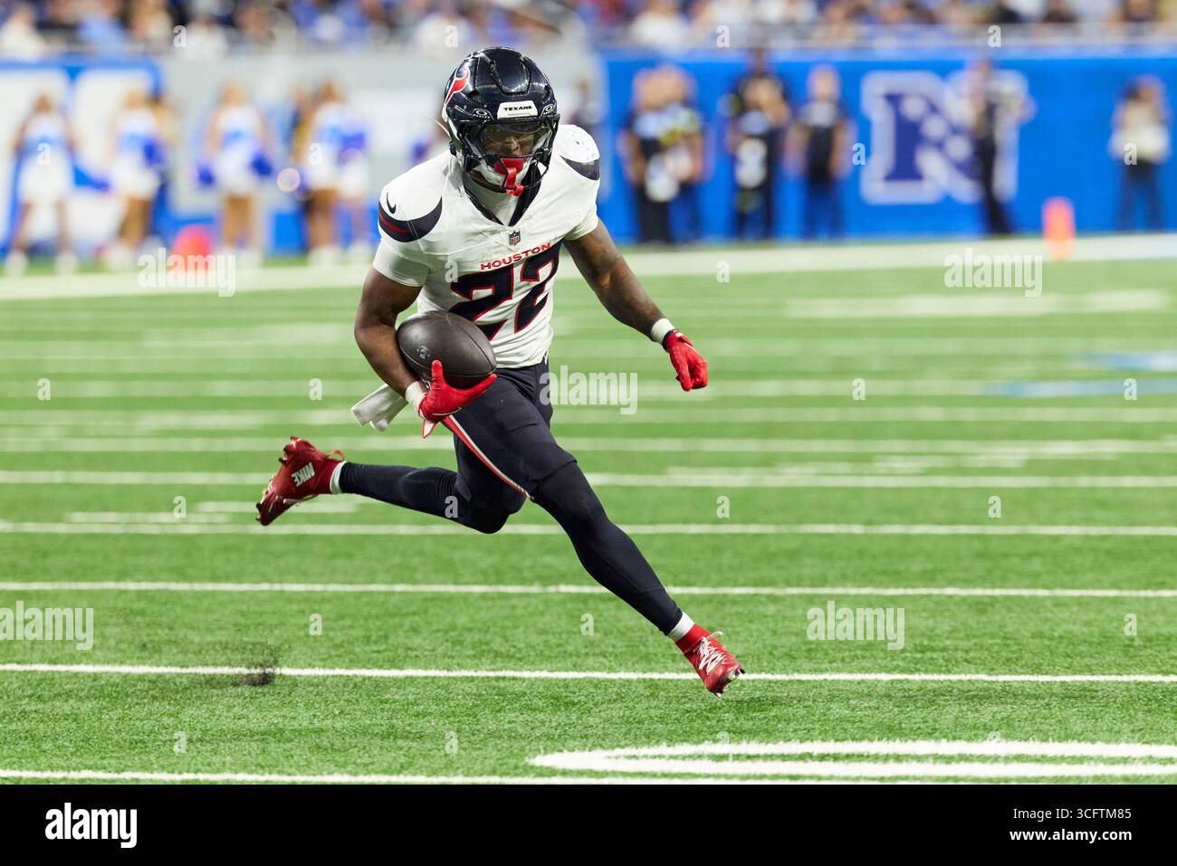 Houston Texans running back Jawhar Jordan (22) rushes against the ...