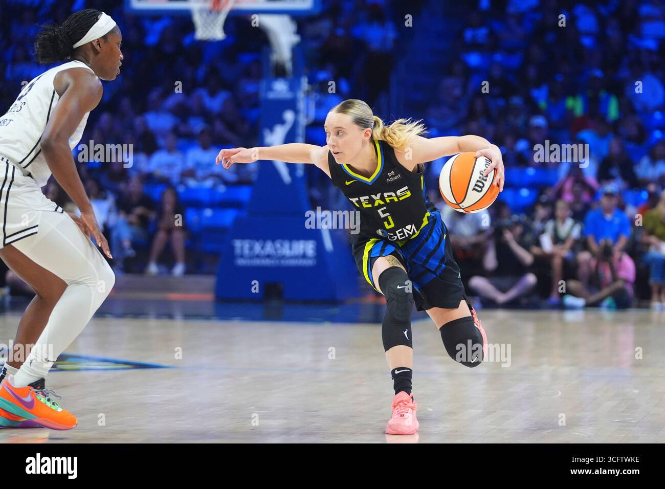Dallas Wings guard Paige Bueckers (5) dribbles against Golden State ...