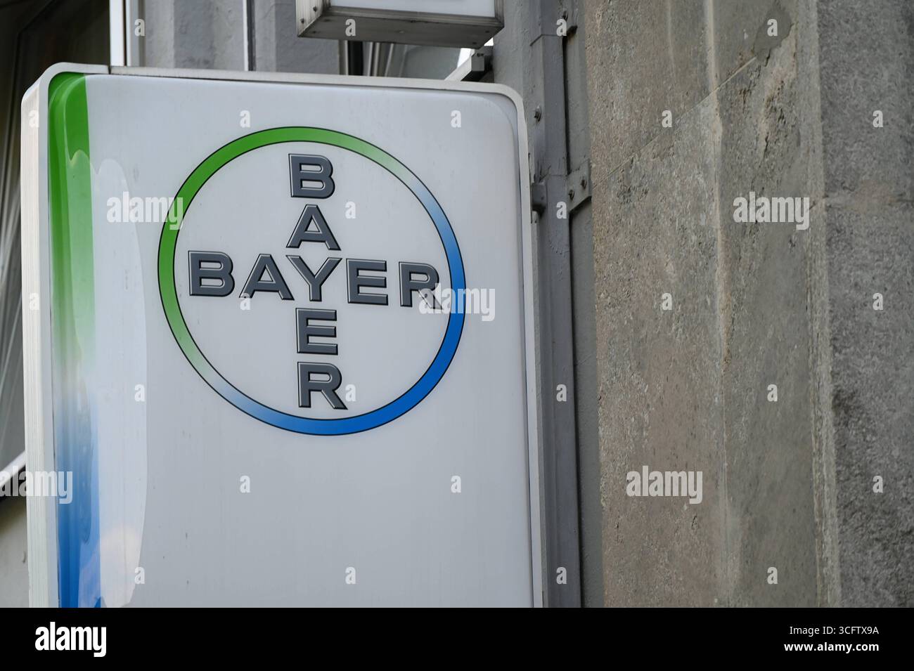 Logo, Schriftzug der Bayer AG, börsennotierter Agrarchemie- und ...