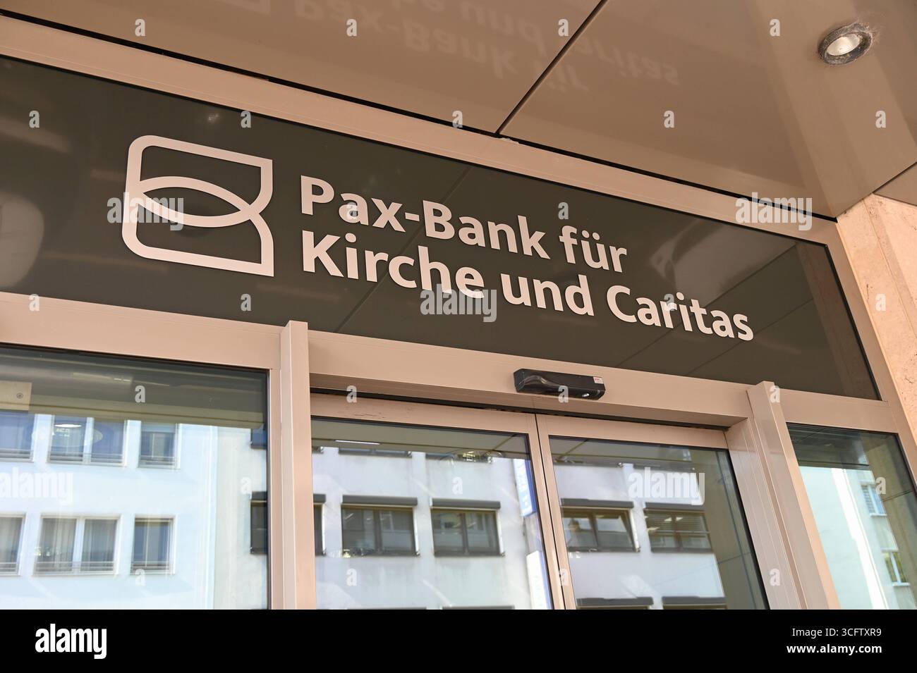 Die kirchlich genossenschaftliche Pax Bank für Kirche und Caritas ...