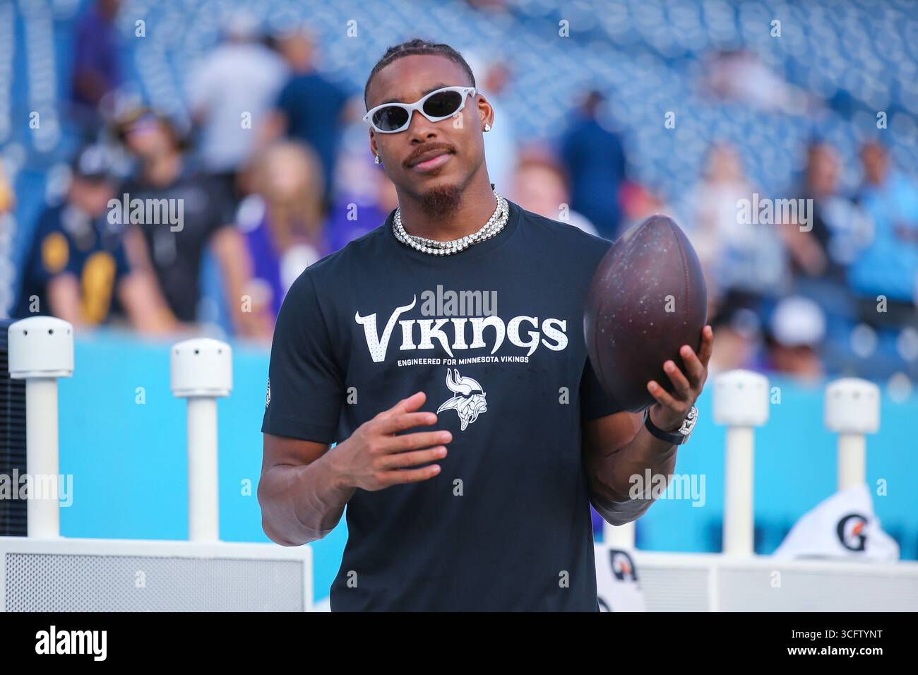 Minnesota Vikings wide receiver Justin Jefferson (18) before a ...