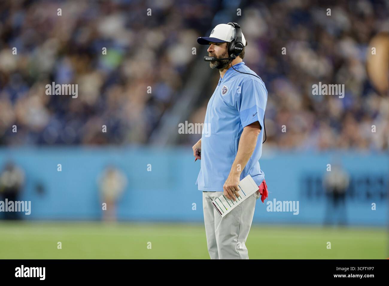 Tennessee Titans head coach Brian Callahan calls in a play during the ...