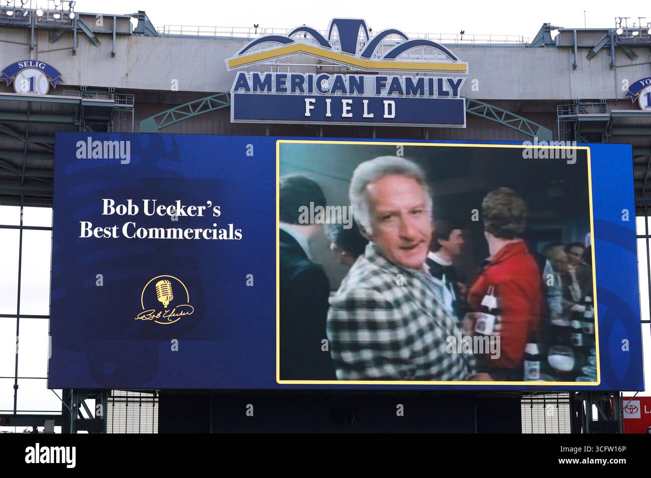 MILWAUKEE, WI - AUGUST 24: The Brewers showed some of Bob Decker's best ...